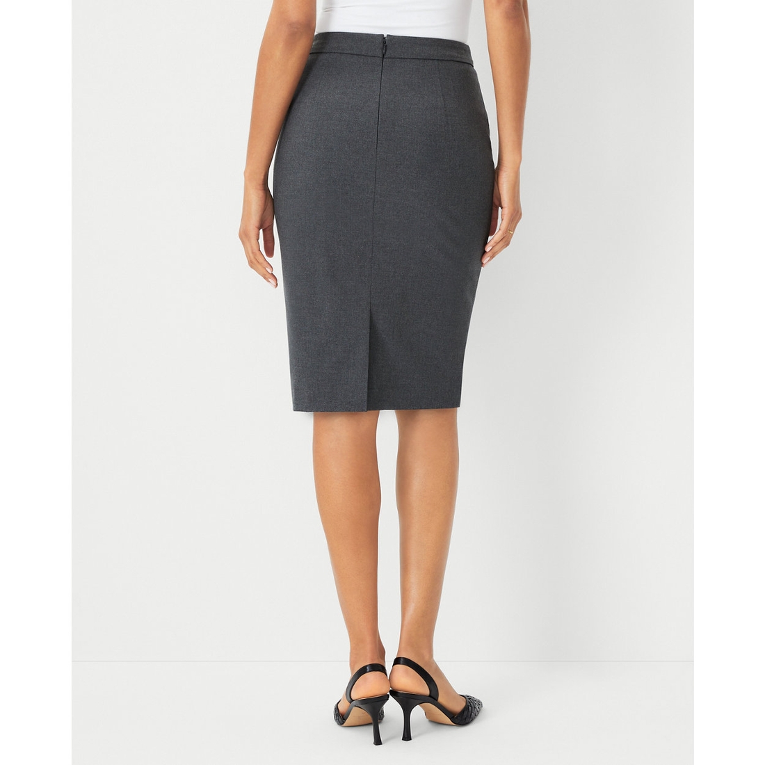 The Seamed Pencil Skirt in Seasonless Stretch - Curvy Fit The Seamed Pencil Skirt in Seasonless Stretch - Curvy Fit